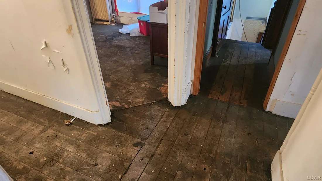 c. 1840/1890 in Clinton, MI - Old House Dreams