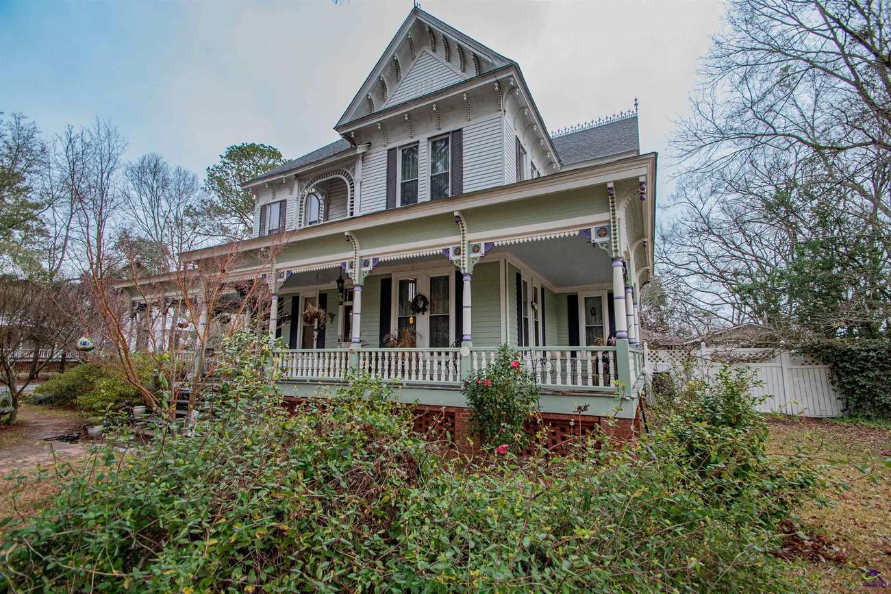 Queen Anne in Hawkinsville, GA - Old House Dreams