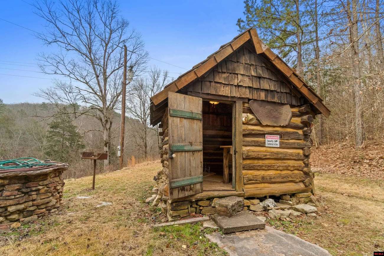 c. 1850 Log Cabin in Jasper, AR - Old House Dreams