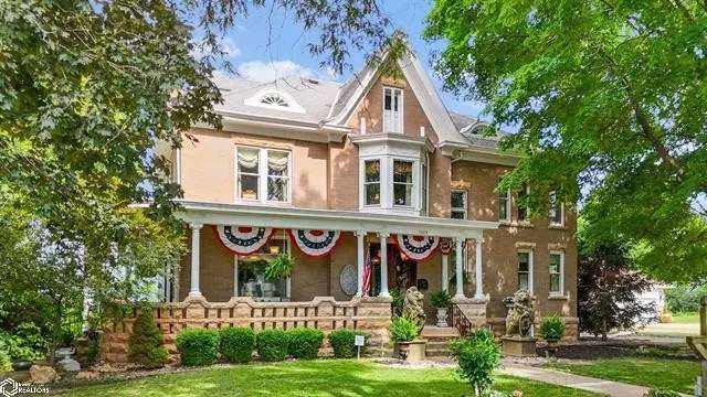 c. 1890 in Burlington, IA - Old House Dreams