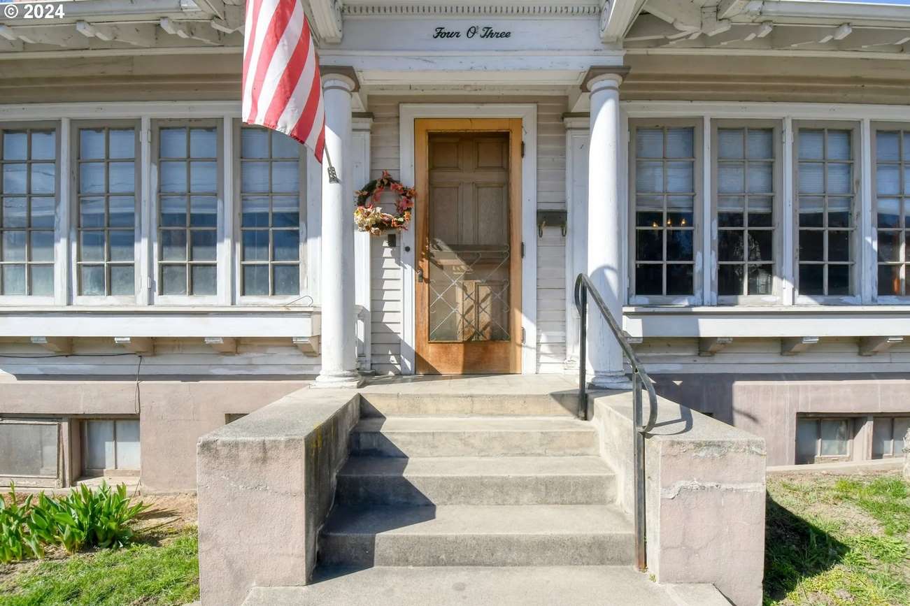 1916 in Pendleton, OR - Old House Dreams