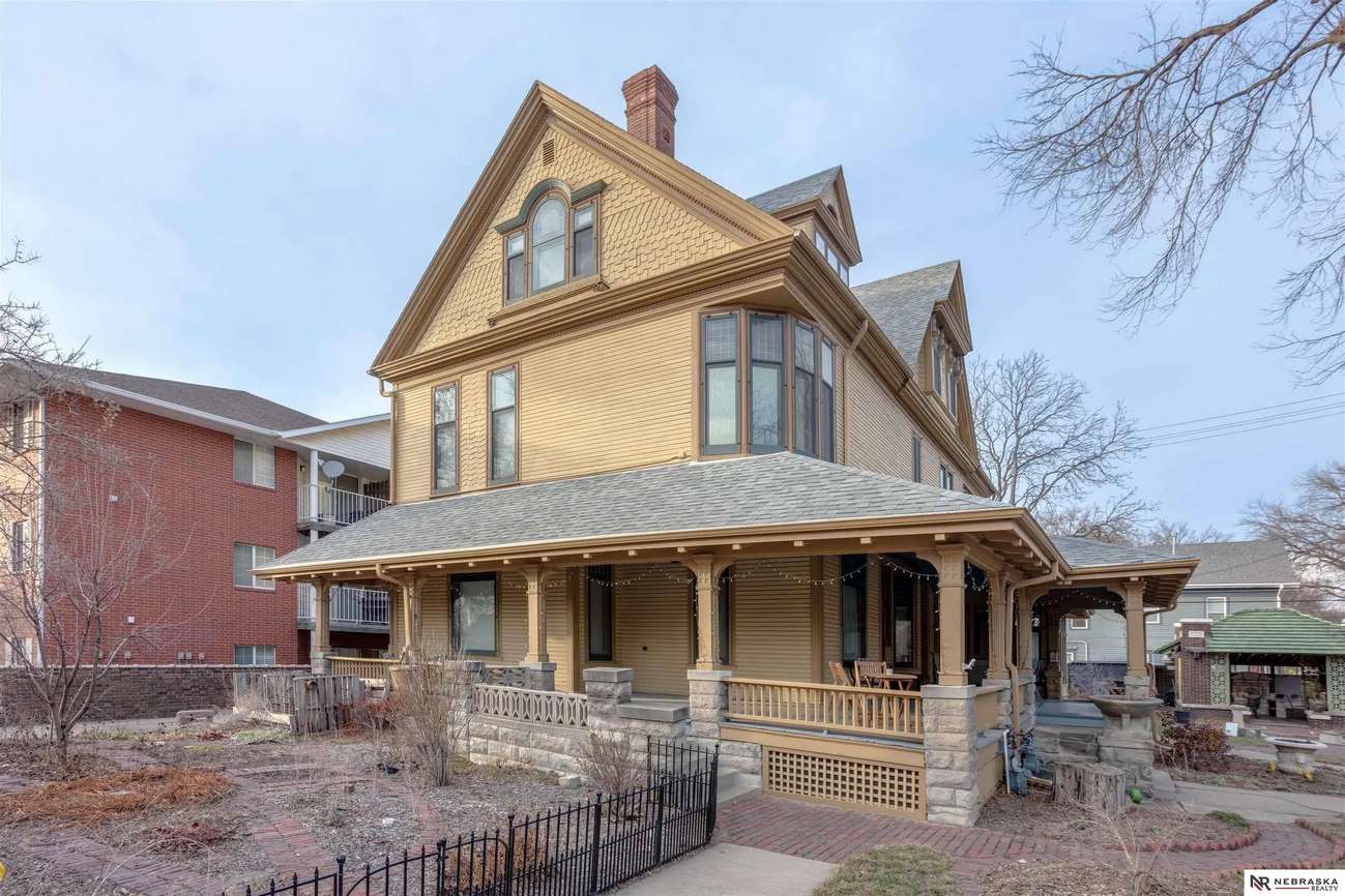 c. 1884 in Lincoln, NE - Old House Dreams