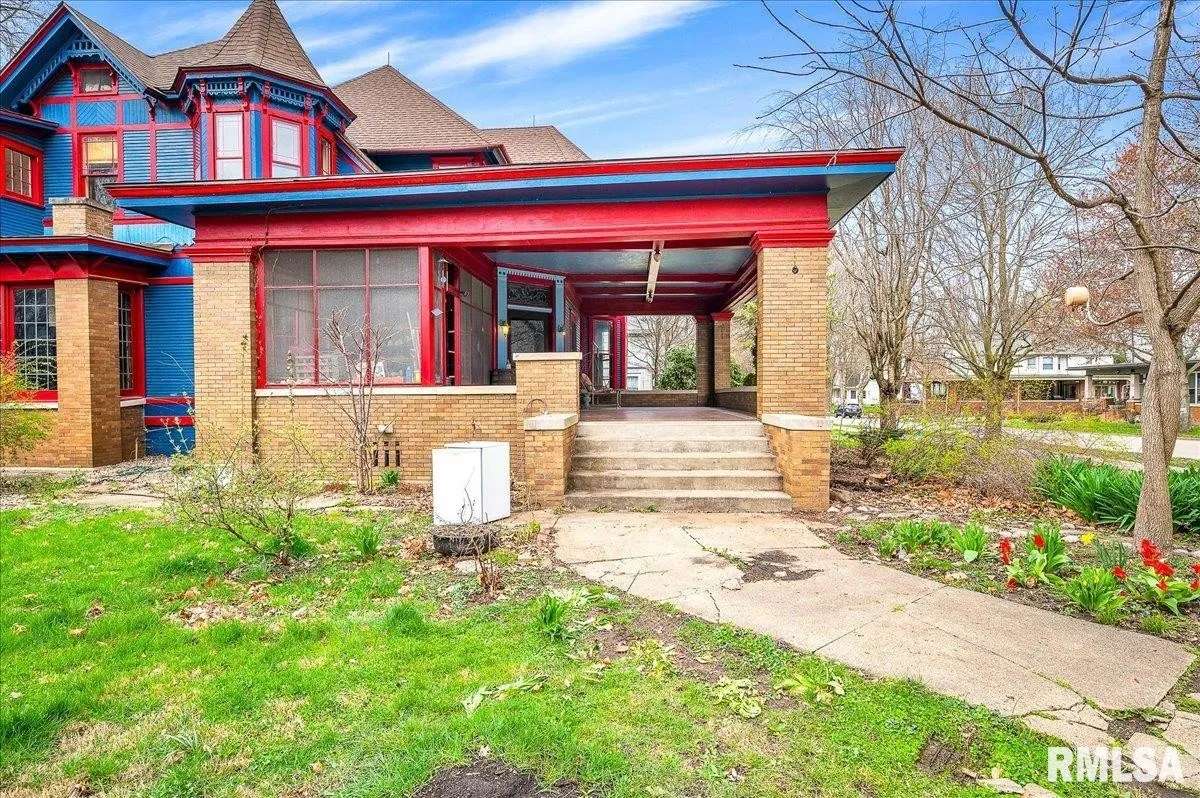 Delavan, IL - Old House Dreams