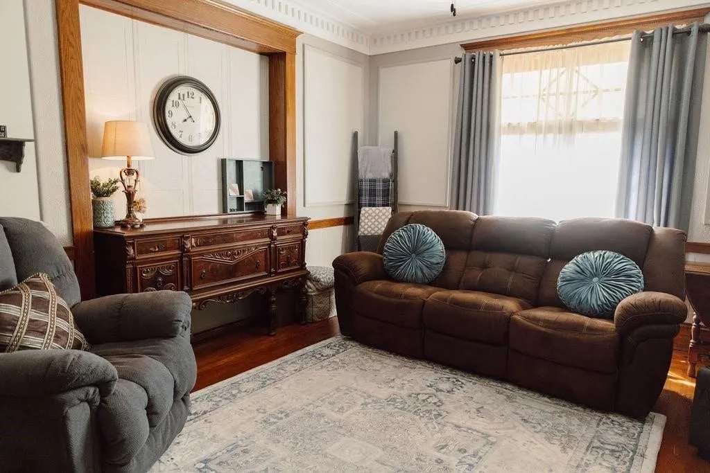 c. 1902 Queen Anne in Assumption, IL (George F. Barber) - Old House Dreams