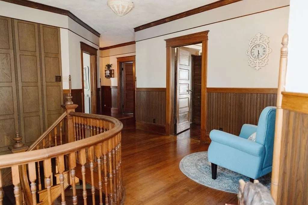 c. 1902 Queen Anne in Assumption, IL (George F. Barber) - Old House Dreams