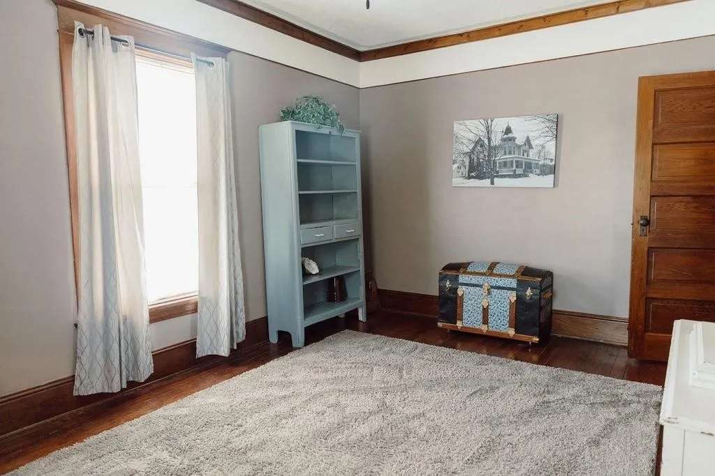 c. 1902 Queen Anne in Assumption, IL (George F. Barber) - Old House Dreams