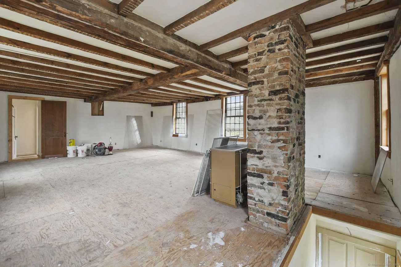 1757 Georgian in South Windsor, CT - Old House Dreams