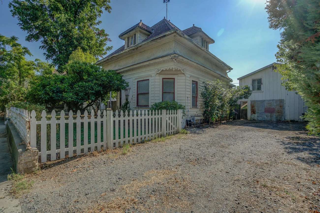 Red Bluff, CA - Old House Dreams