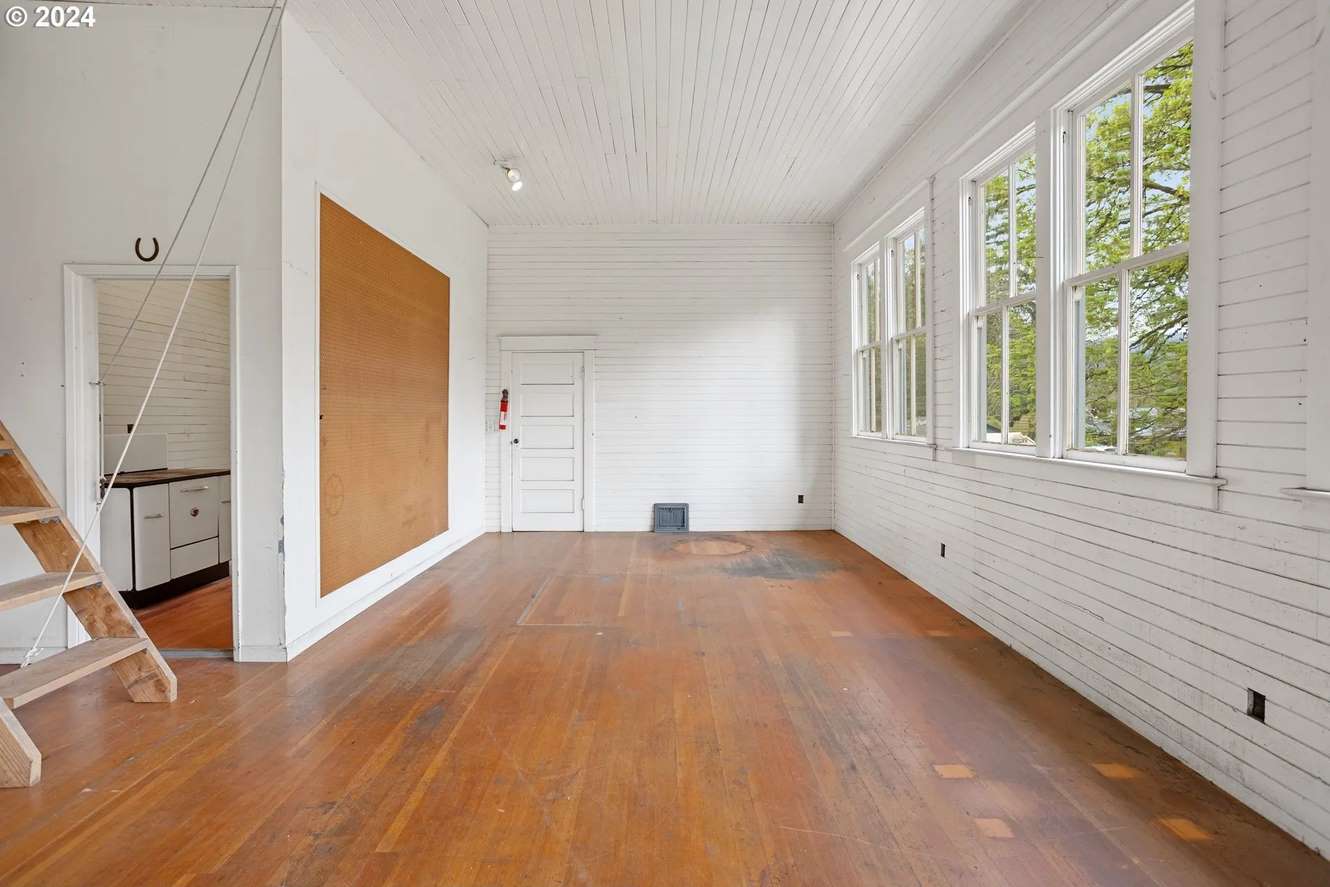 1912 Schoolhouse in Washougal, WA - Old House Dreams