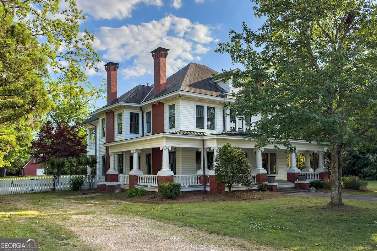 1918 Colonial Revival in McDonough, GA - Old House Dreams