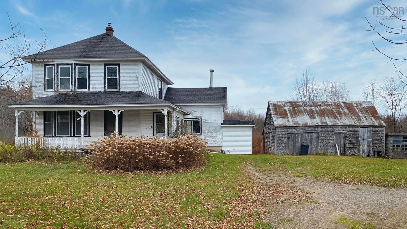 1923 in Middleton, Nova Scotia - Old House Dreams