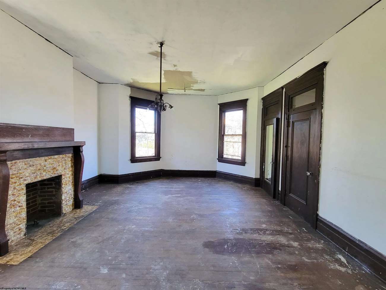 c. 1900 Colonial Revival in Clarksburg, WV - Old House Dreams