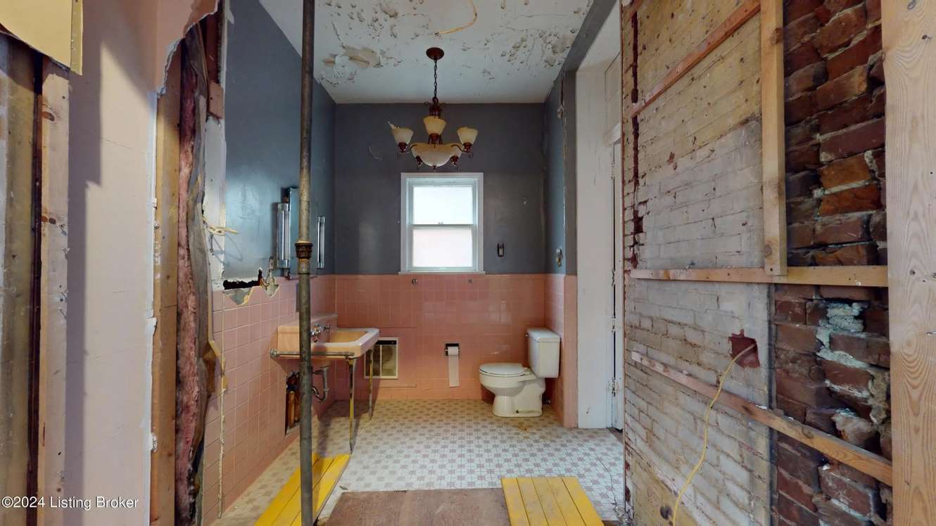 c. 1880 in Louisville, KY - Old House Dreams