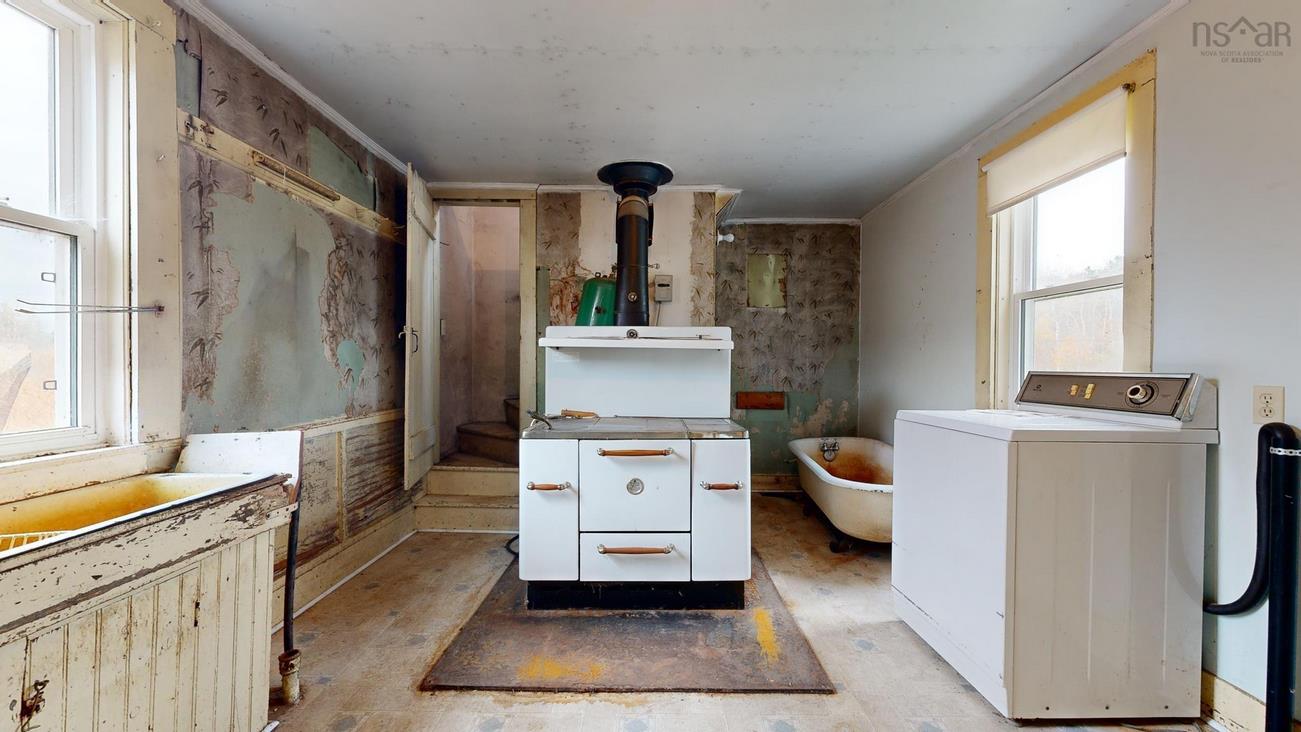 1923 in Middleton, Nova Scotia - Old House Dreams