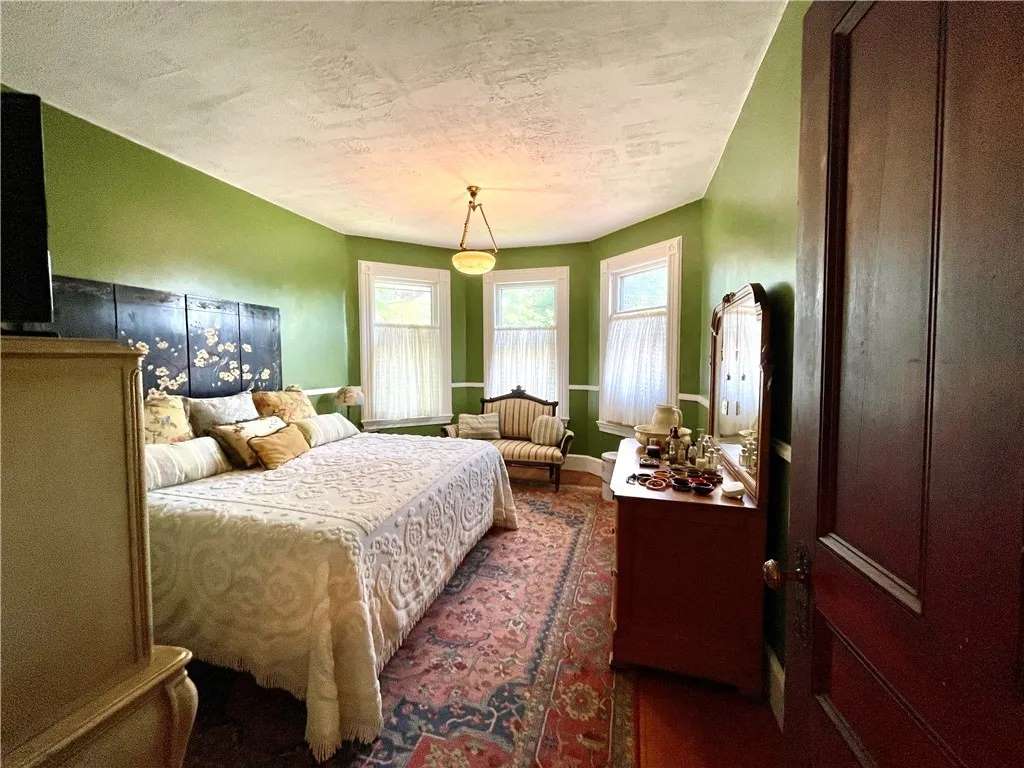 1894 Queen Anne in Bainbridge, NY - Old House Dreams