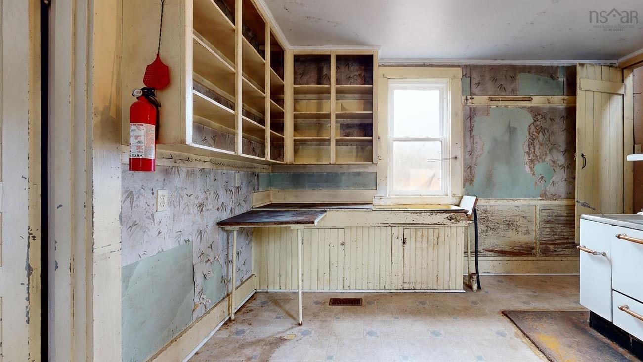 1923 in Middleton, Nova Scotia - Old House Dreams
