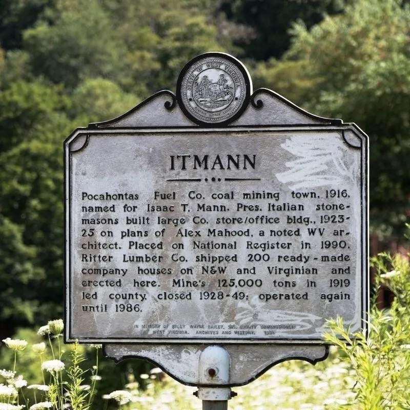 c. 1923 “Itmann Company Store” in Itmann, WV - Old House Dreams