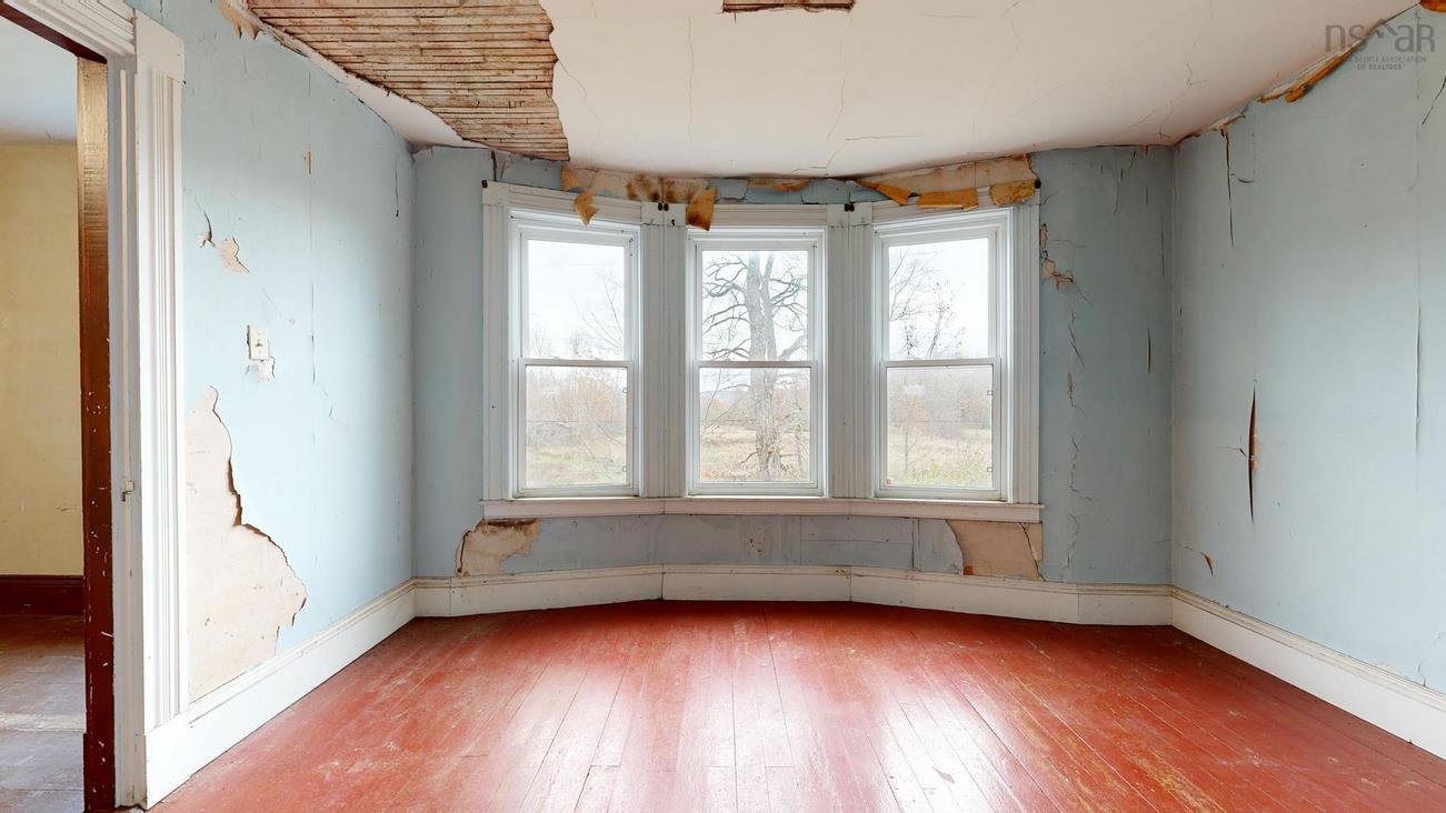 1923 in Middleton, Nova Scotia - Old House Dreams
