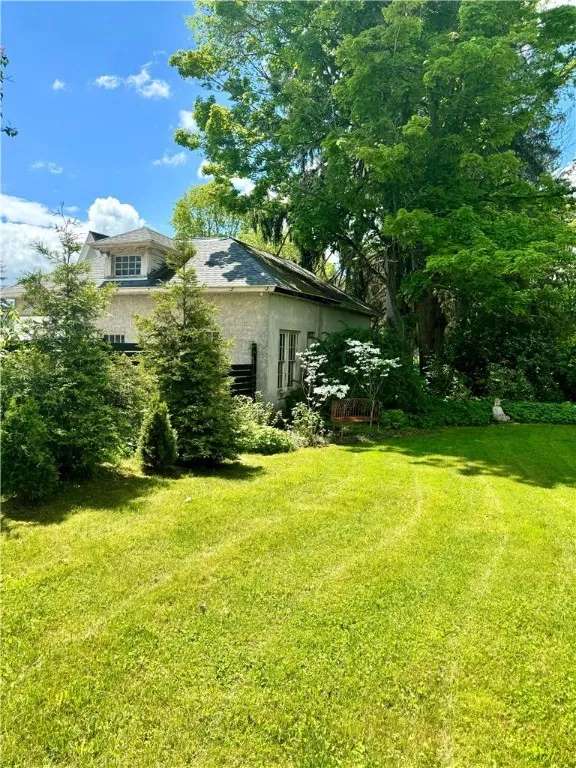1894 Queen Anne in Bainbridge, NY - Old House Dreams