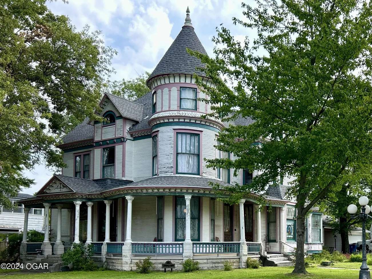 1897 Queen Anne in Carthage, MO - Old House Dreams