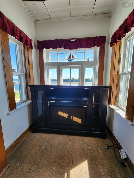 c. 1820 in Cap La Ronde, Nova Scotia - Old House Dreams