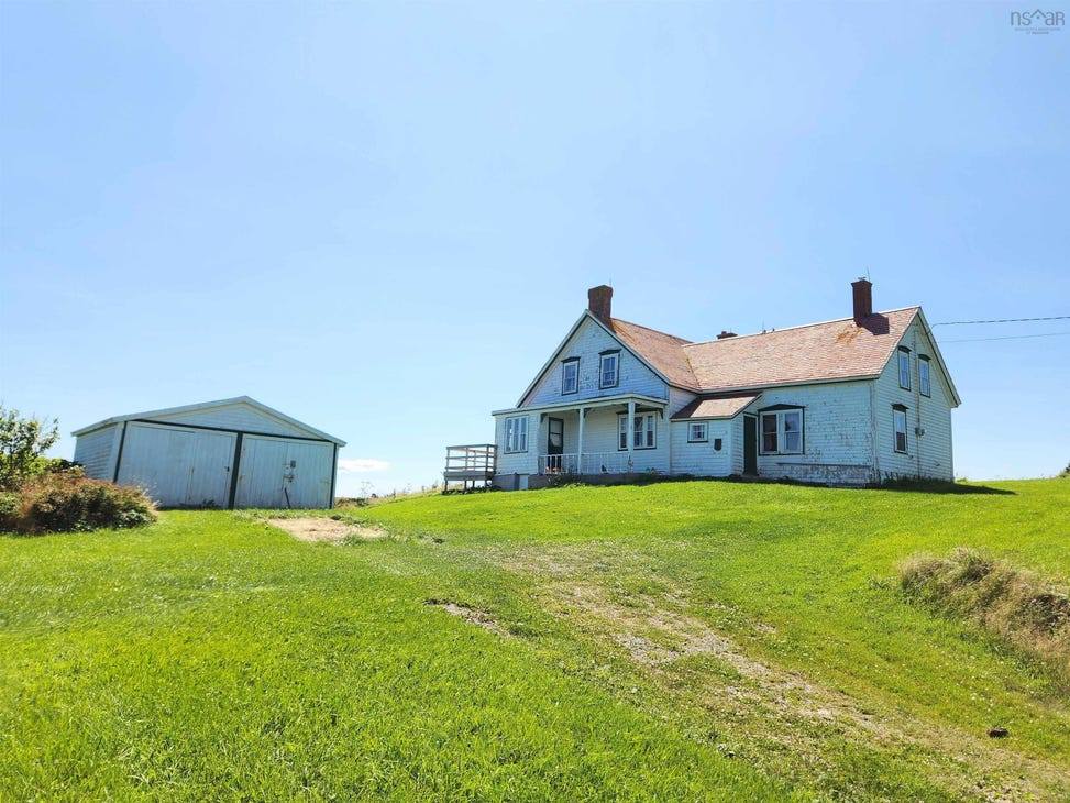 c. 1820 in Cap La Ronde, Nova Scotia - Old House Dreams