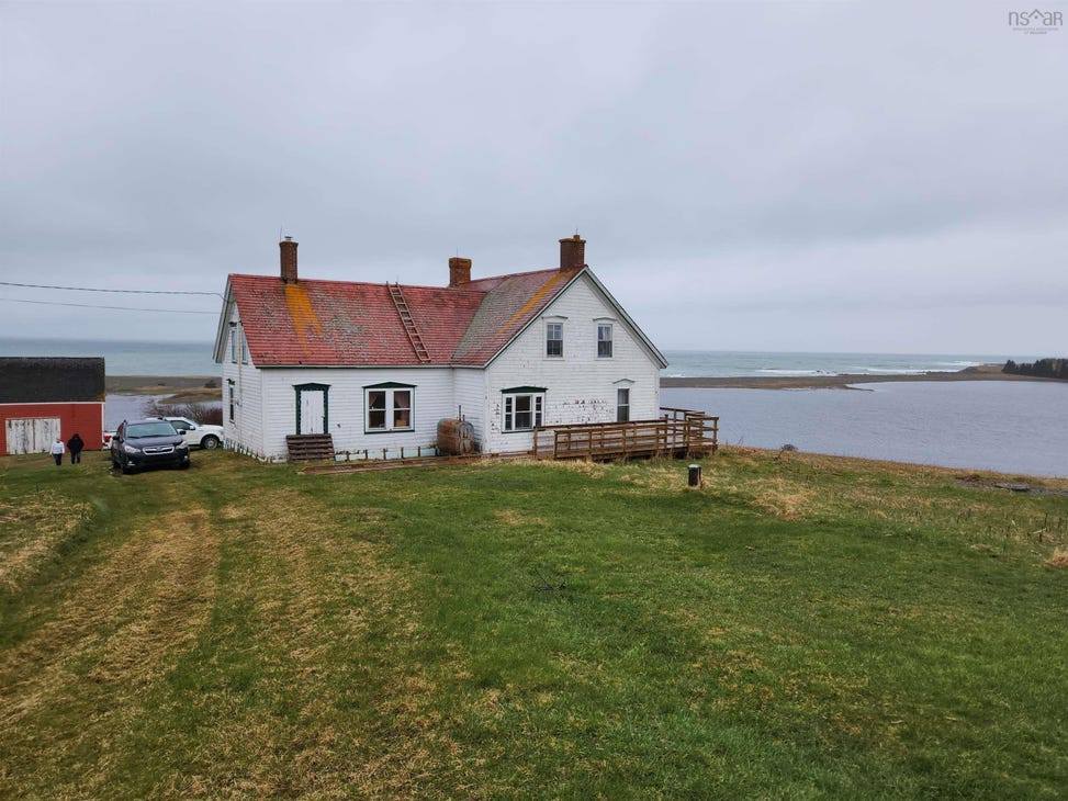 c. 1820 in Cap La Ronde, Nova Scotia - Old House Dreams