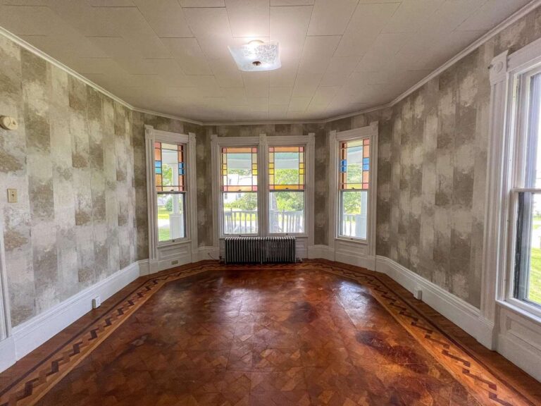 1893 Queen Anne in Island Falls, ME - Old House Dreams