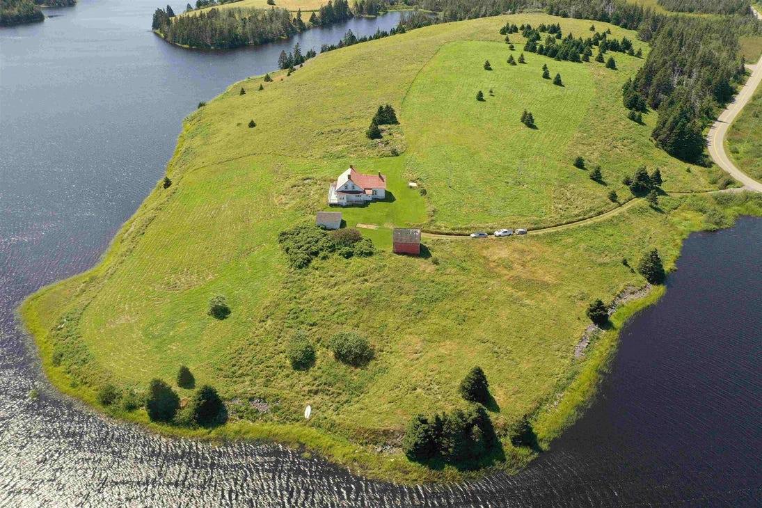 c. 1820 in Cap La Ronde, Nova Scotia - Old House Dreams