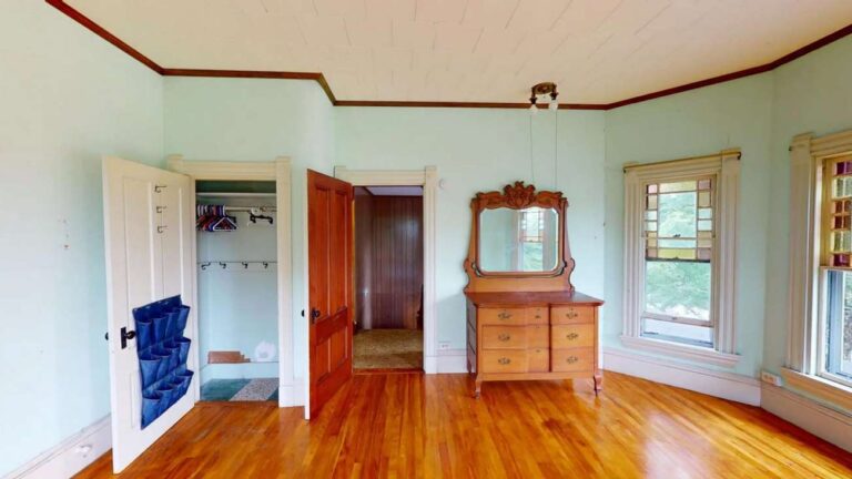 1893 Queen Anne in Island Falls, ME - Old House Dreams