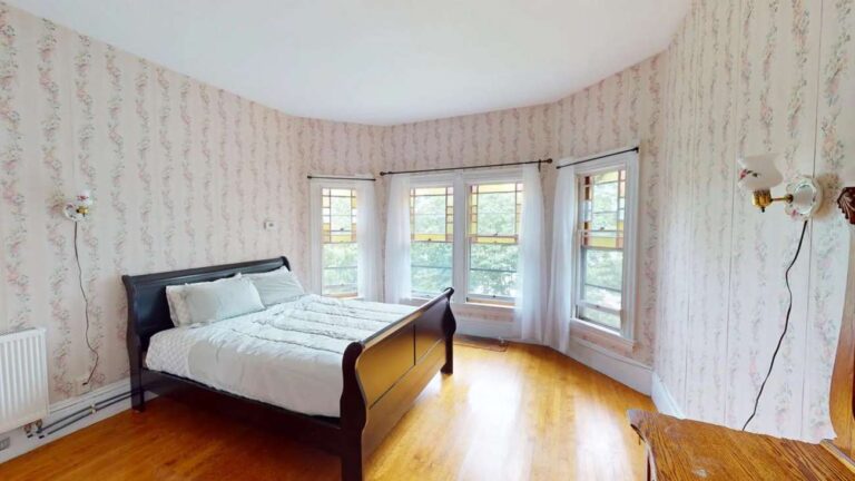 1893 Queen Anne in Island Falls, ME - Old House Dreams
