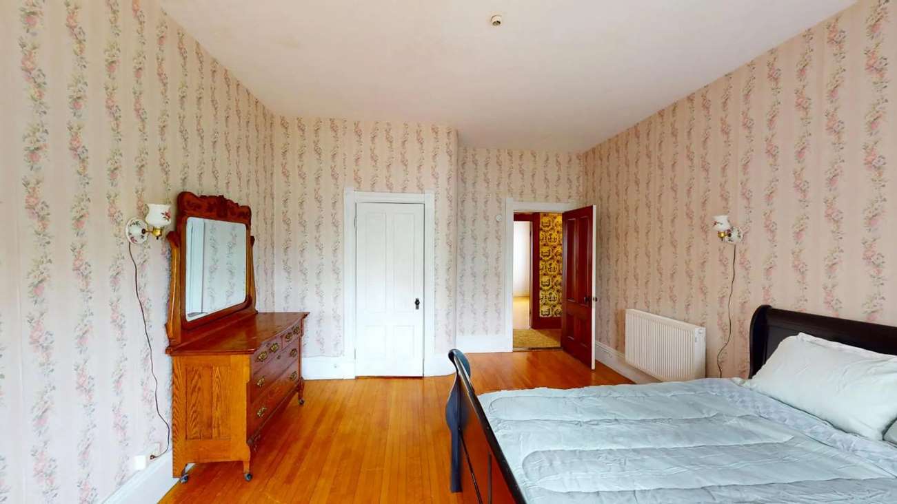 1893 Queen Anne in Island Falls, ME - Old House Dreams
