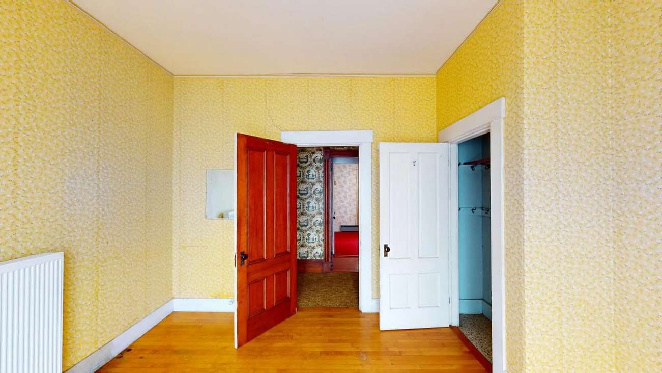 1893 Queen Anne in Island Falls, ME - Old House Dreams