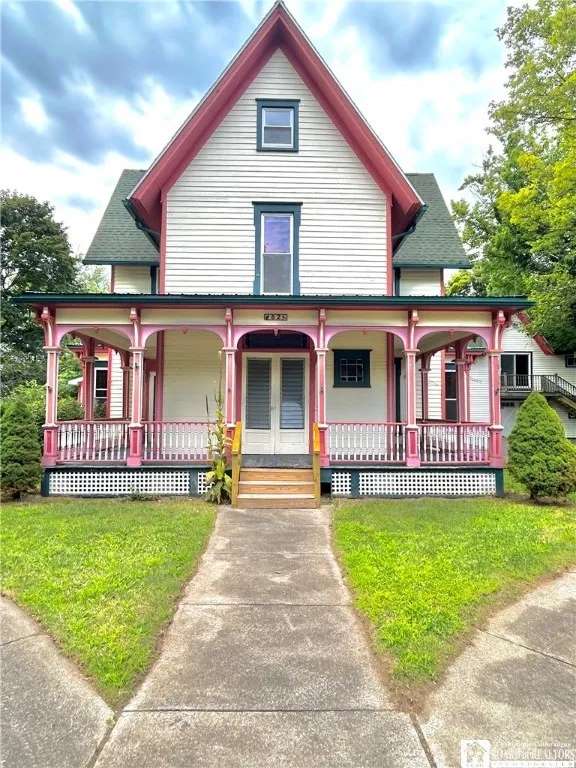 Brocton, NY - Old House Dreams