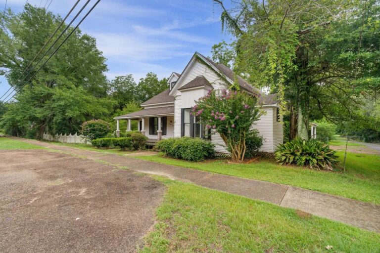 Mount Olive, MS - Old House Dreams