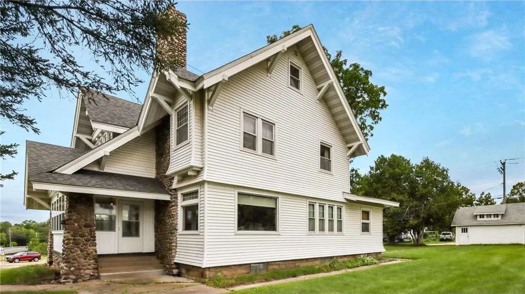c. 1930 in Craftsman in Colfax, WI - Old House Dreams