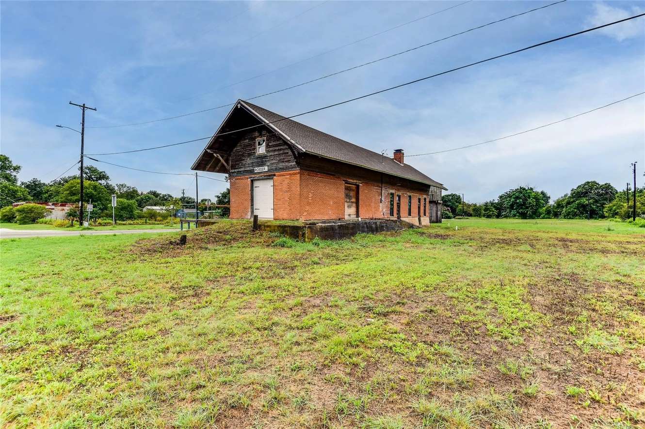1917 Depot in Rosser, TX - Old House Dreams