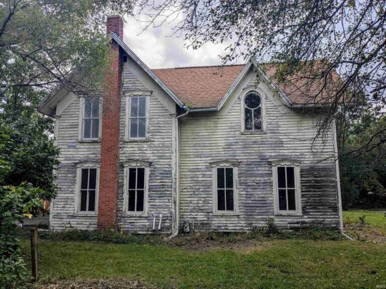 c. 1860 Gothic Revival in Pleasant Lake, IN - Old House Dreams