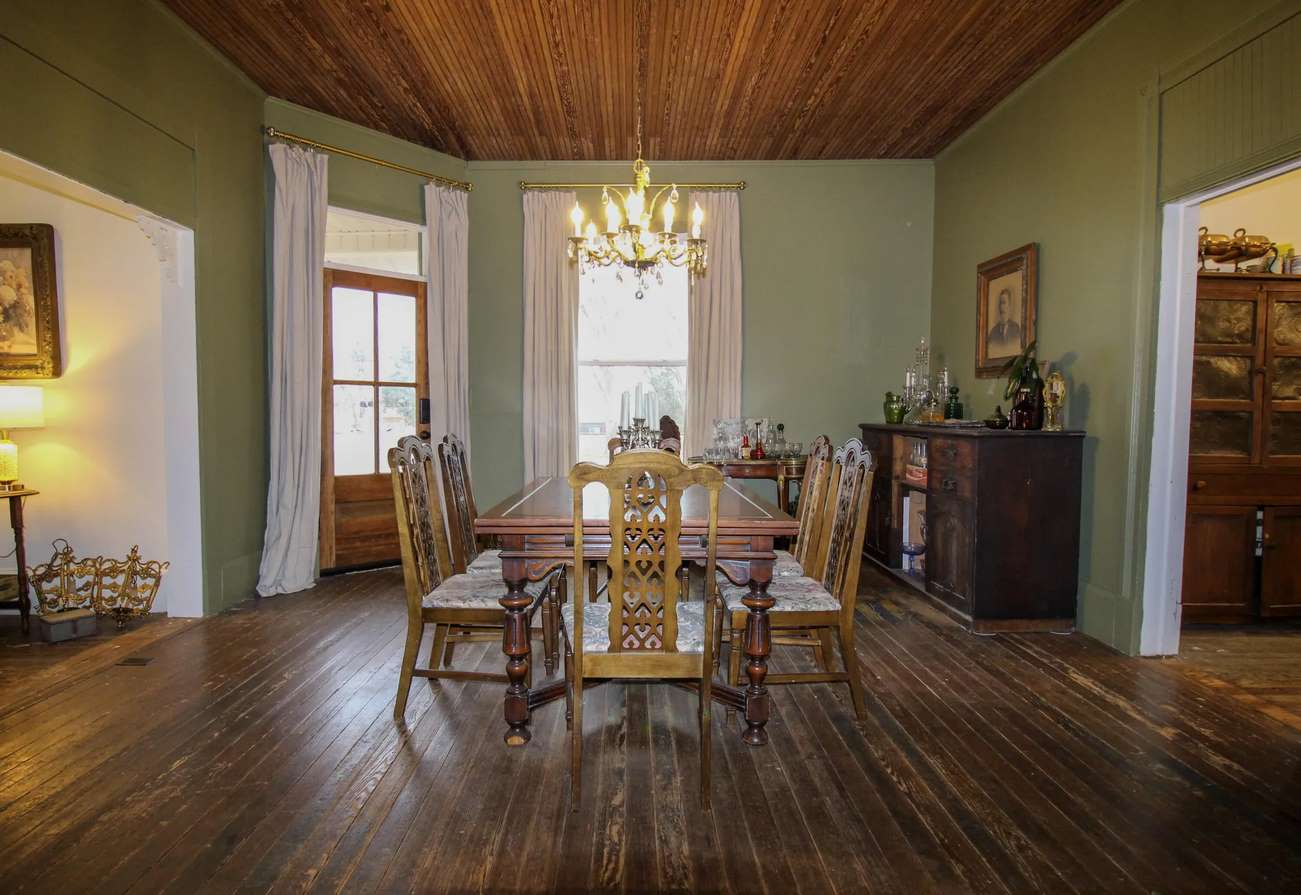 Queen Anne in Myrtle, MS - Old House Dreams