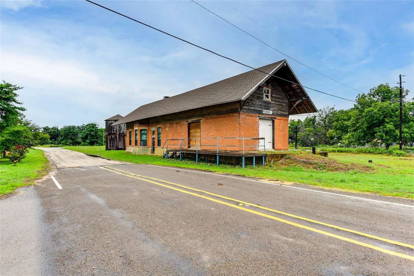 1917 Depot in Rosser, TX - Old House Dreams