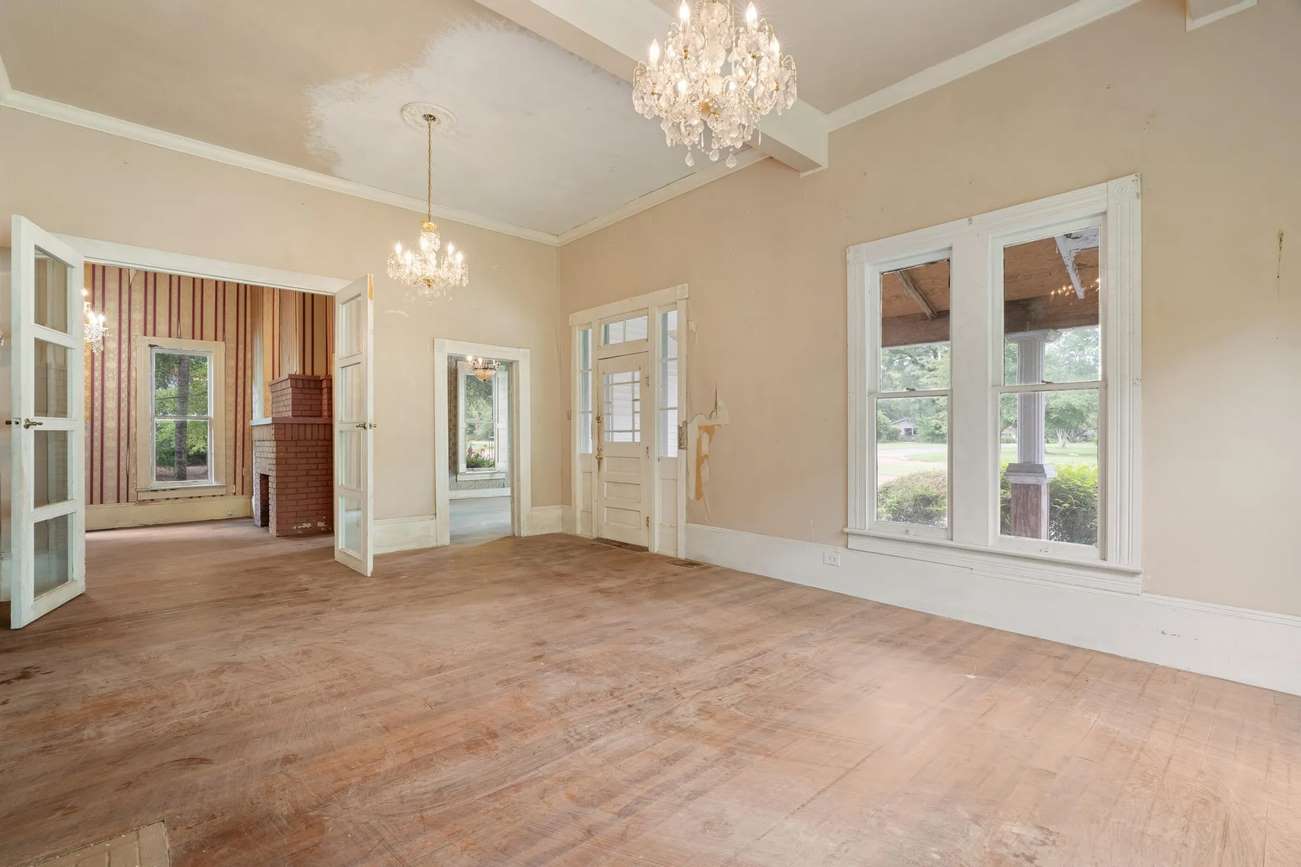 Mount Olive, MS - Old House Dreams