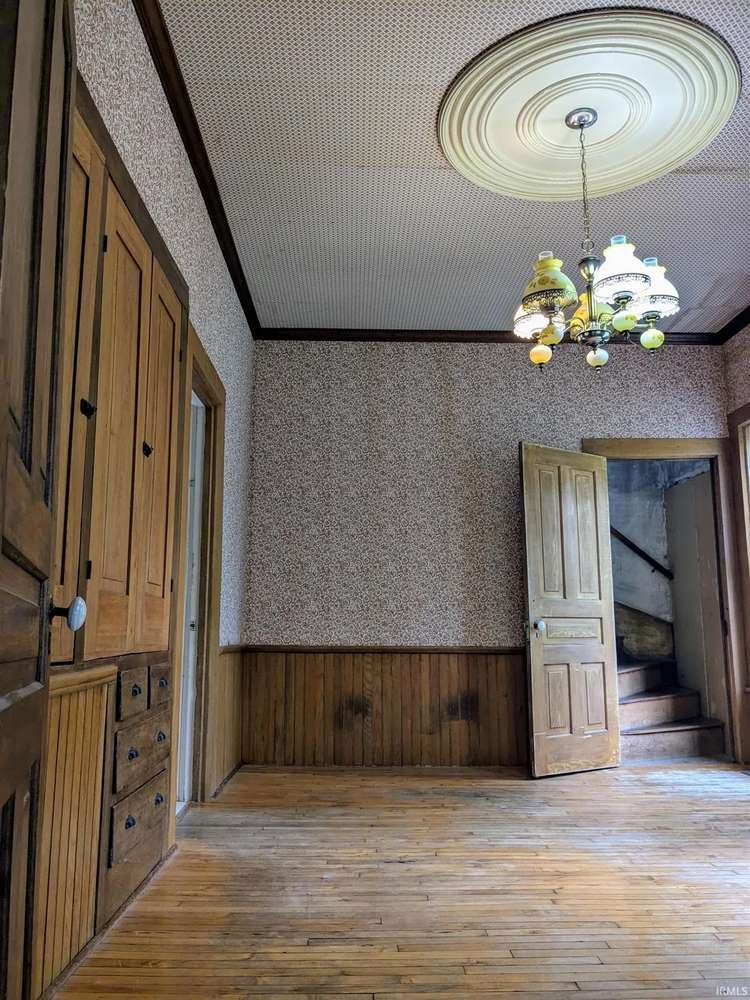 c. 1860 Gothic Revival in Pleasant Lake, IN - Old House Dreams