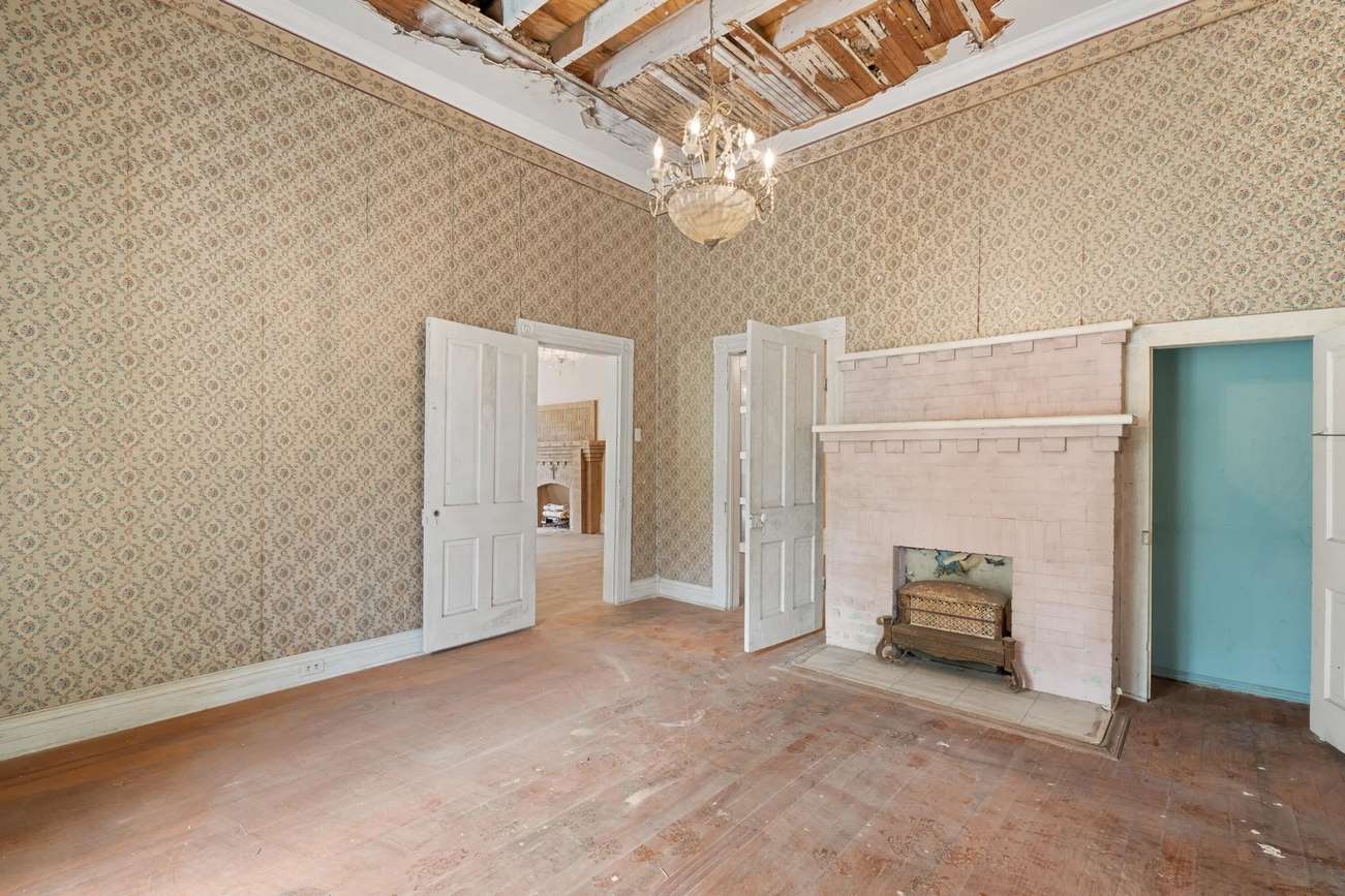 Mount Olive, MS - Old House Dreams