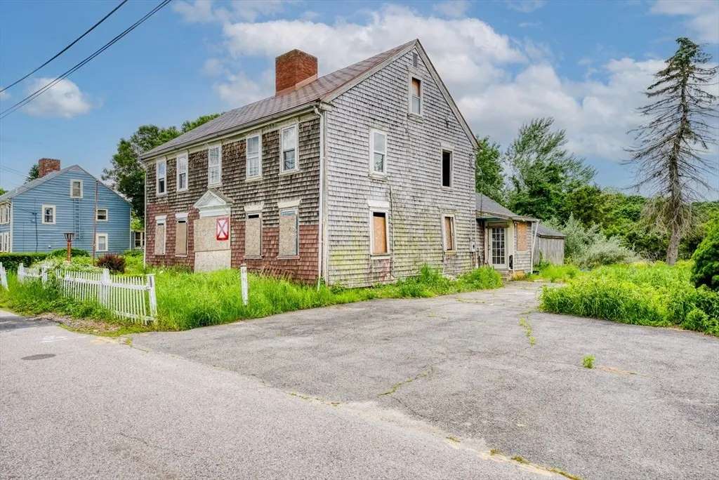 Dighton, MA - Old House Dreams