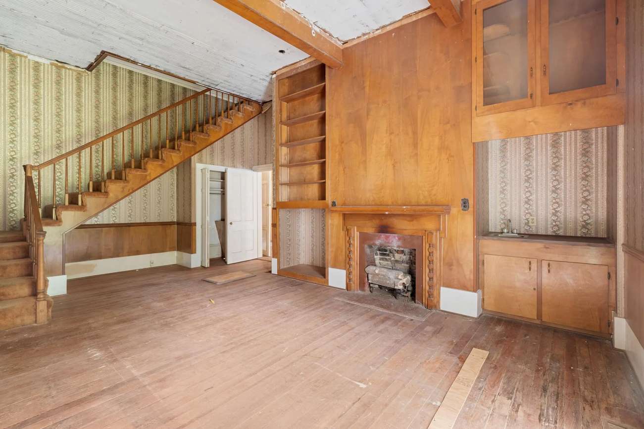 Mount Olive, MS - Old House Dreams