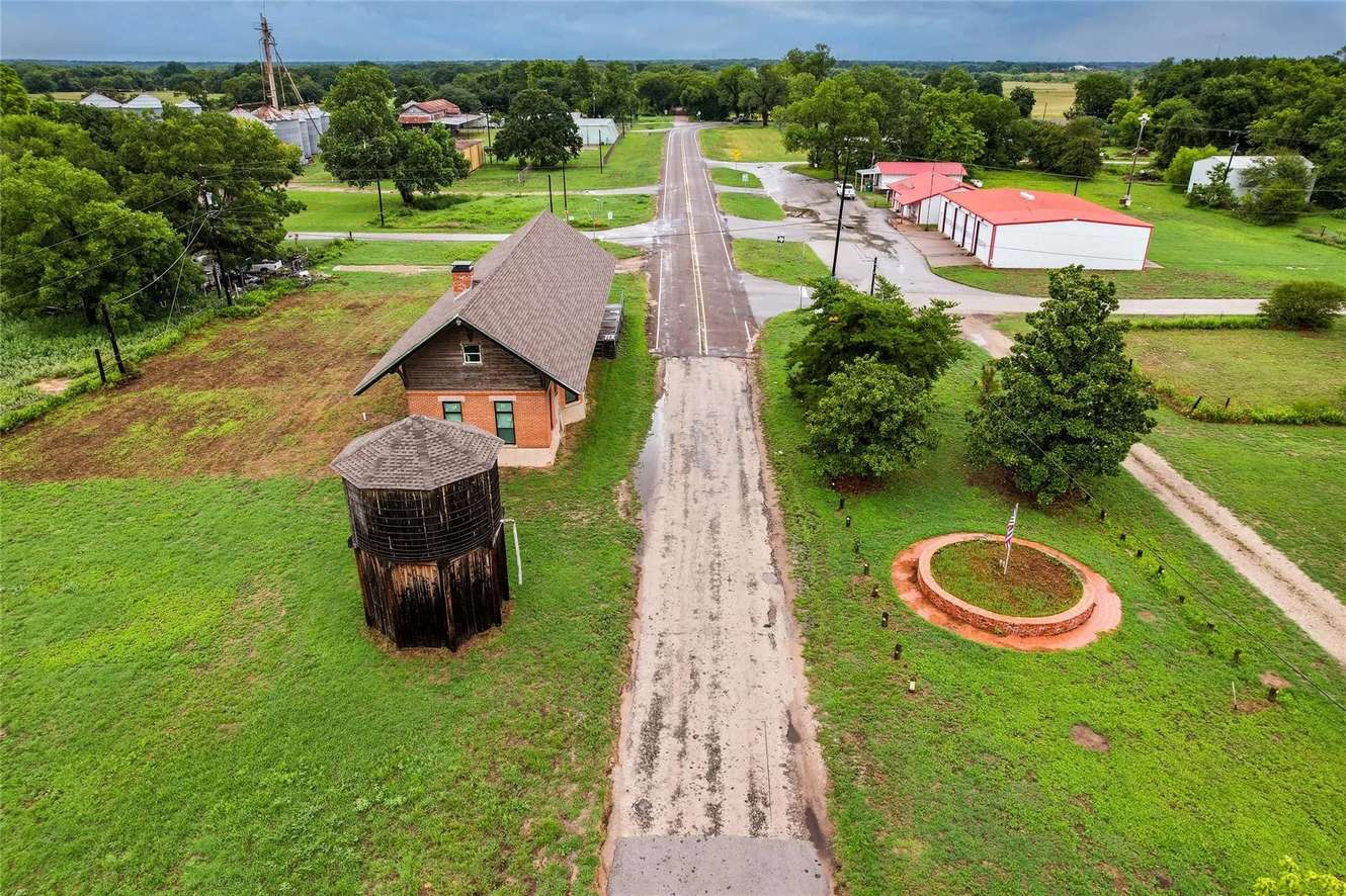 1917 Depot in Rosser, TX - Old House Dreams