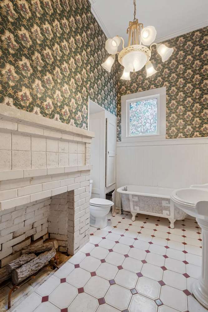 Mount Olive, MS - Old House Dreams