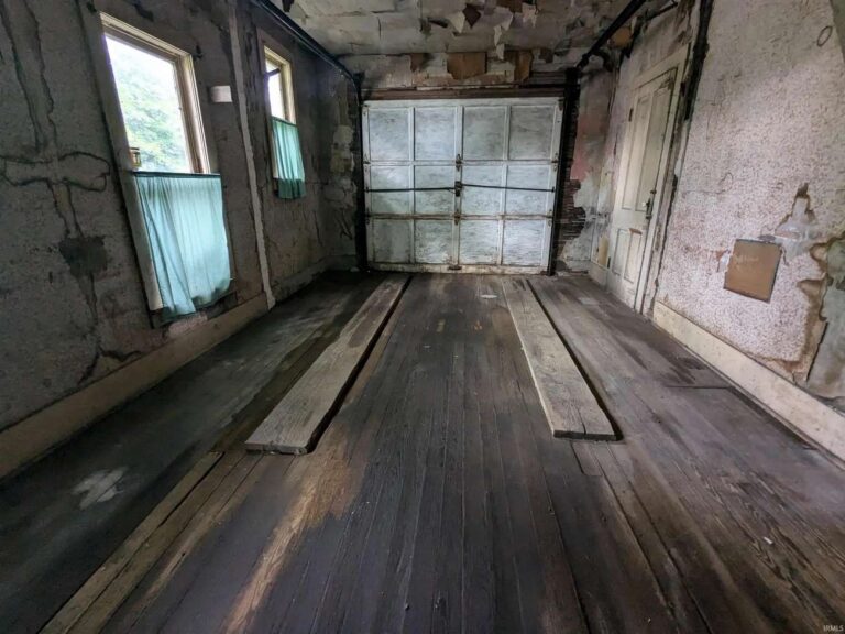 c. 1860 Gothic Revival in Pleasant Lake, IN - Old House Dreams