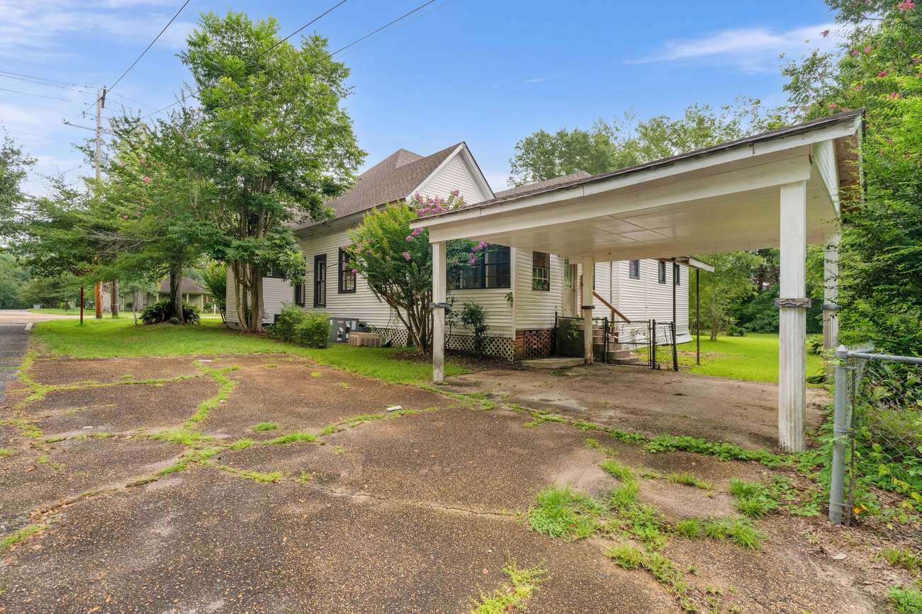 Mount Olive, MS - Old House Dreams