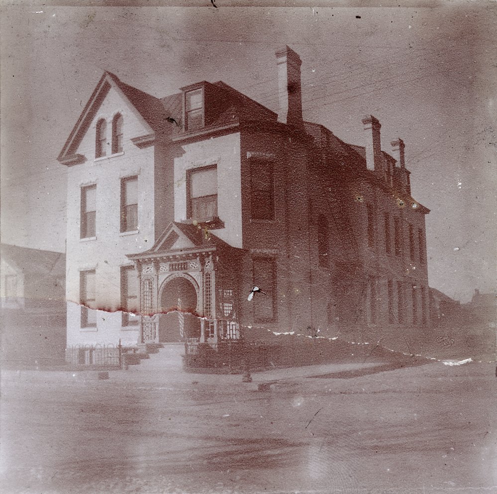 The “Boarding House” & Its Parlors - Old House Dreams